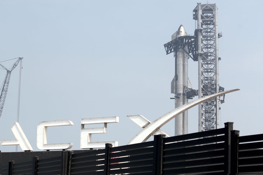 SpaceX’s Starship Succeeds in Final Test Flight of 2025 | Scientific ...