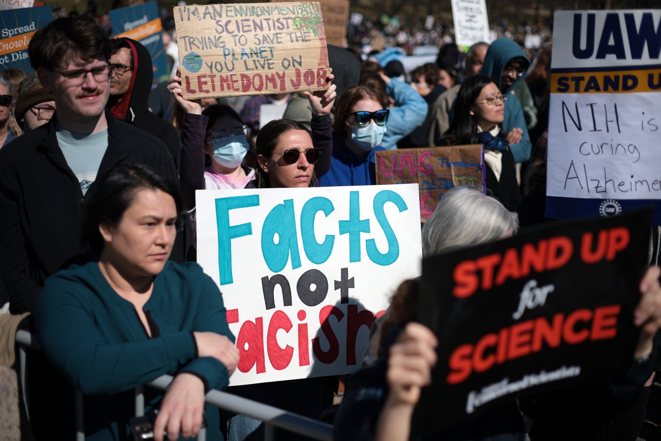 Stand Up for Science Rallies Draw Crowds Protesting Trump Cuts ...