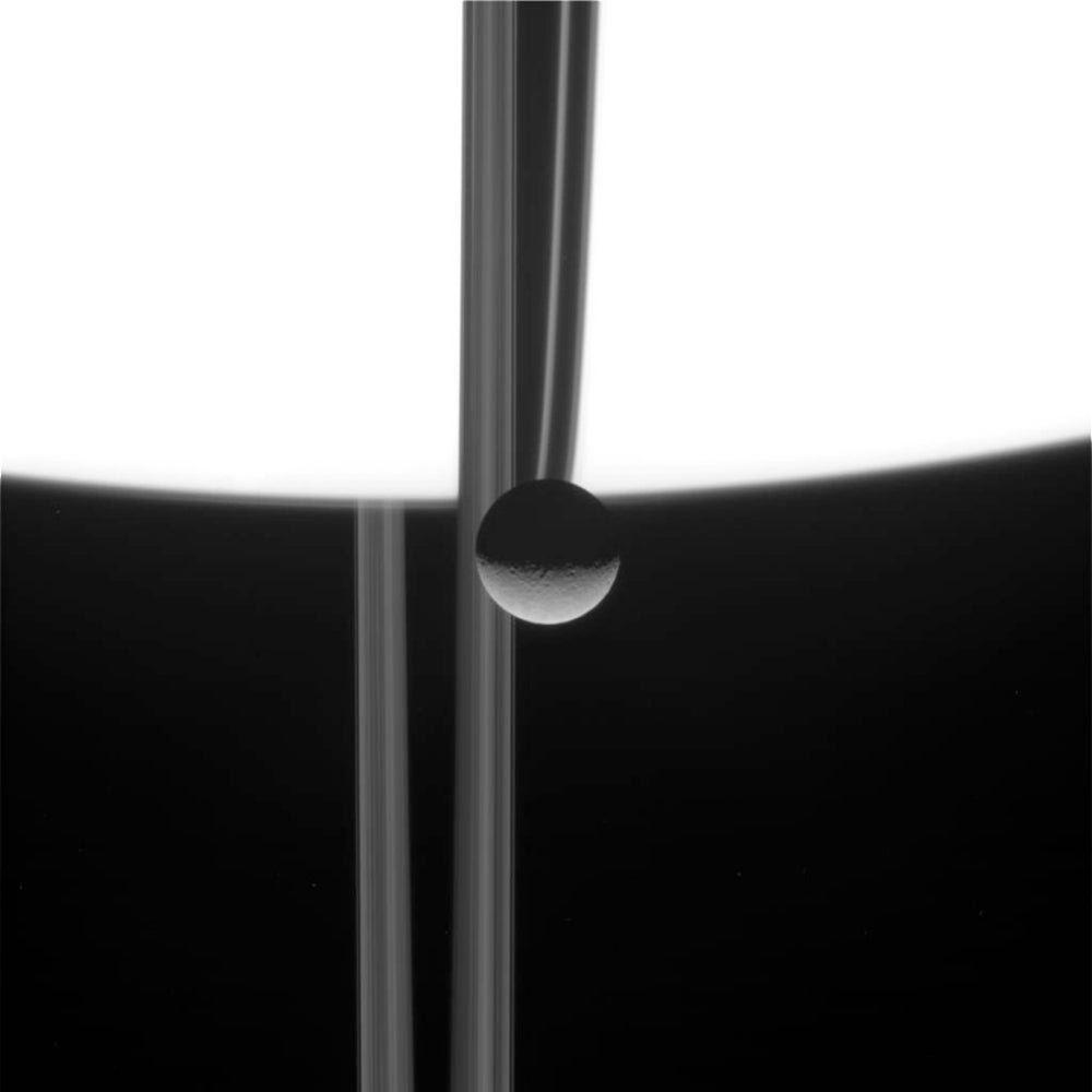 Saturnian trifecta: The planet, its rings and a moon | Scientific American