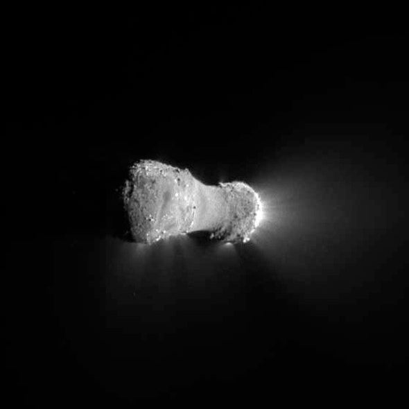 NASA probe photographs peanut-shaped Comet Hartley 2 - Scientific American NASA probe photographs peanut-shaped Comet Hartley 2 - Scientific American