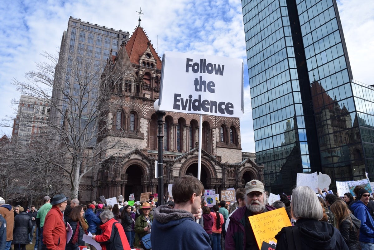 Politics-Wary Scientists Wade into the Trump Fray at Boston Rally ...