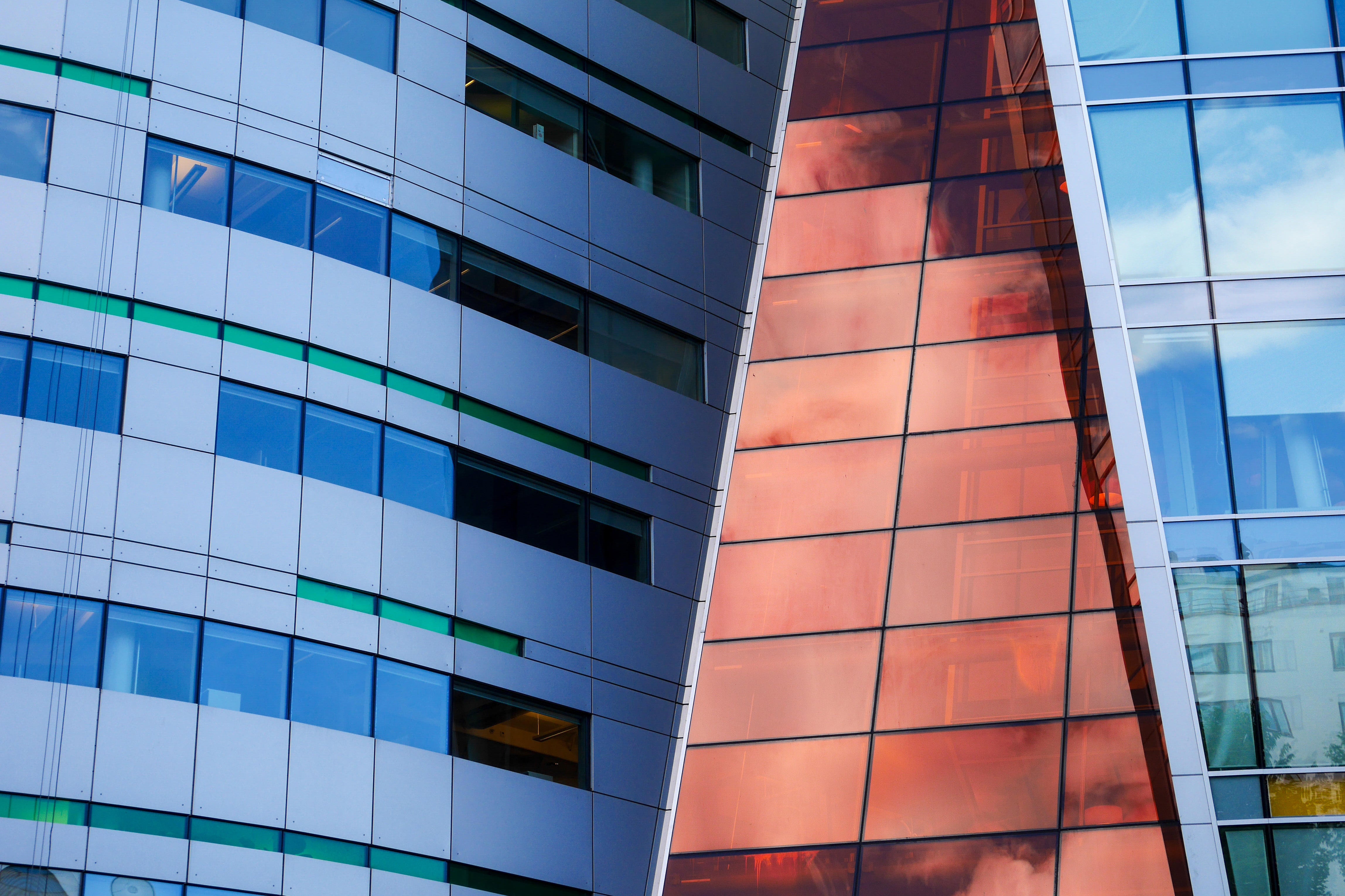 New Color Changing Coating Could Both Heat And Cool Buildings New Color Changing Coating Could Both Heat And Cool Buildings