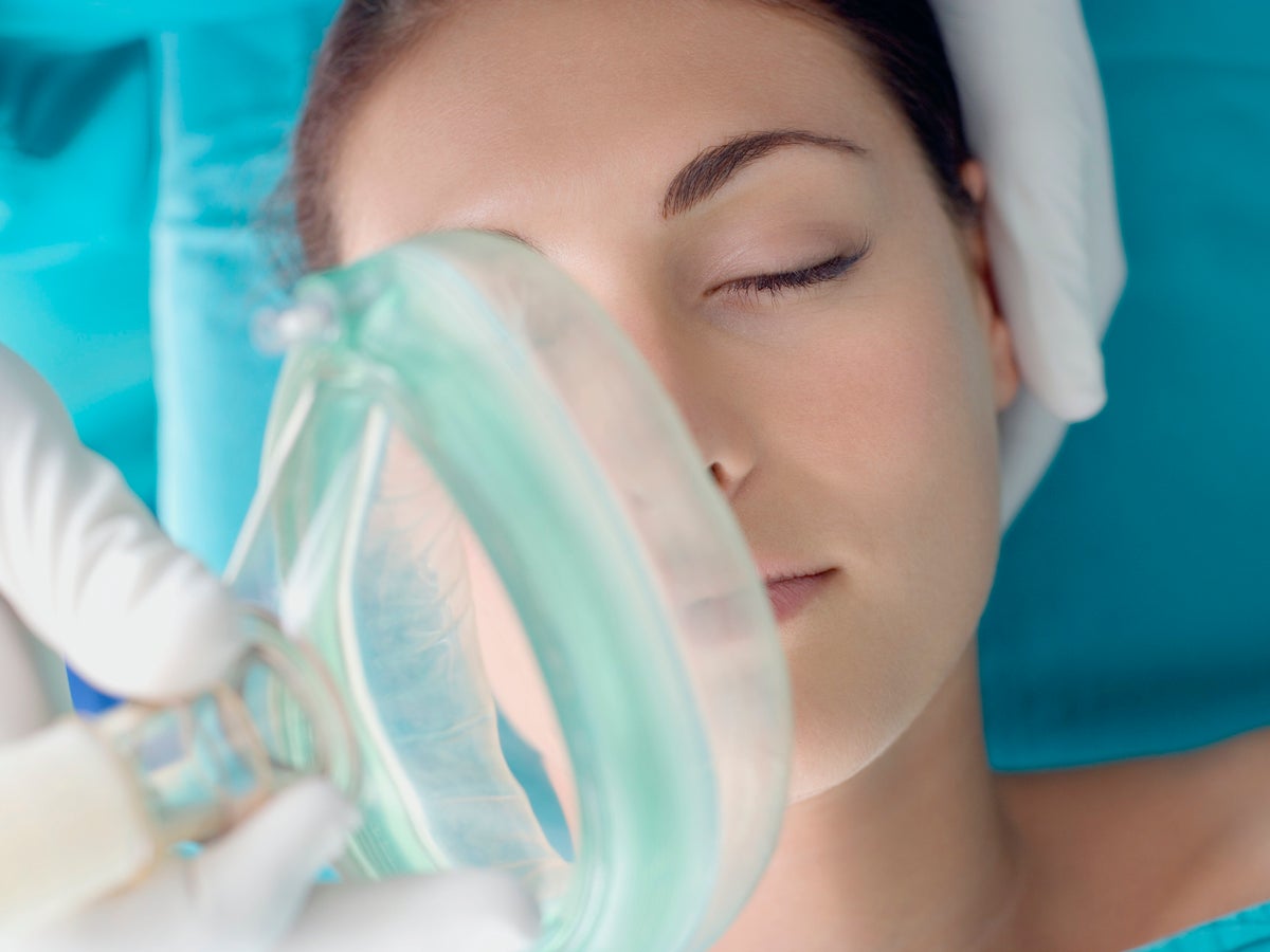 FEMALES RECOVER FROM ANESTHESIA FASTER THAN MALES - The anesthesia consultant