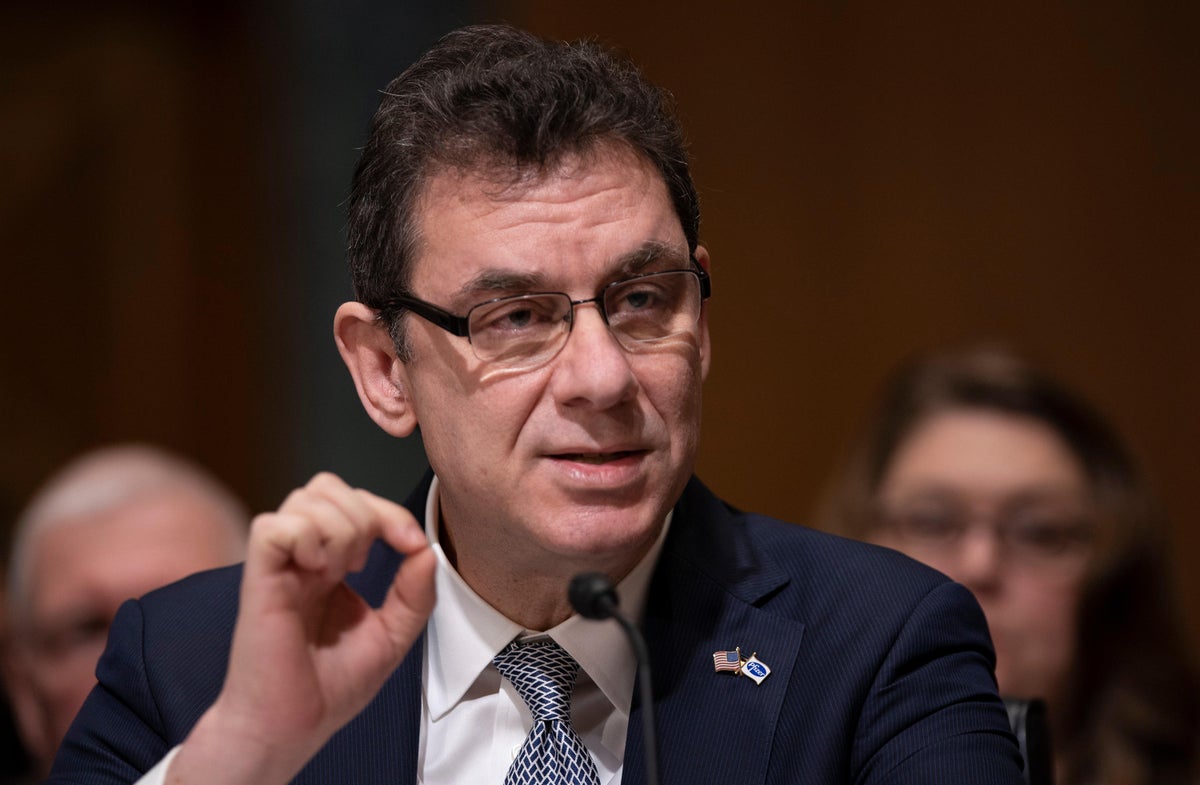 Why are snowflakes symmetrical? How can ice crystallizing on one arm ...