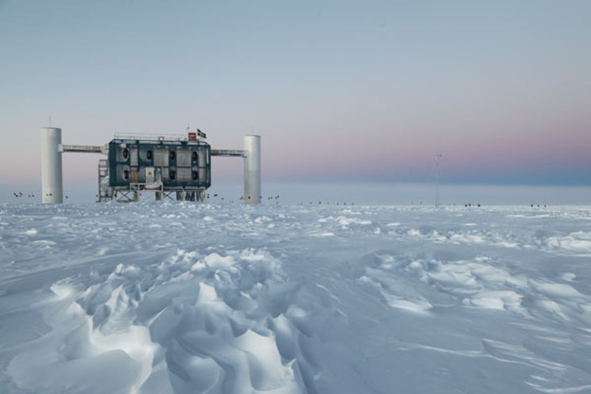 South Pole Experiment Traps Neutrinos from Beyond the Galaxy ...