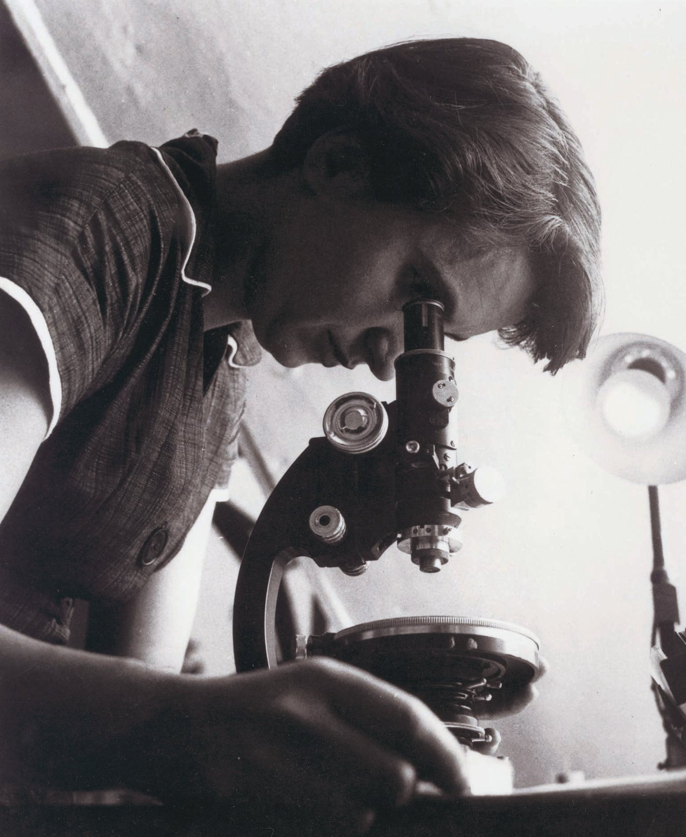 Rosalind Franklin Deserves a Posthumous Nobel Prize for Co-discovering ...