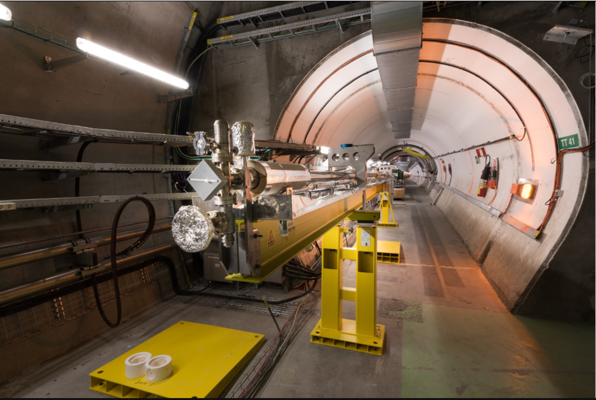 CERN's Pioneering Mini-Accelerator Passes First Test | Scientific American