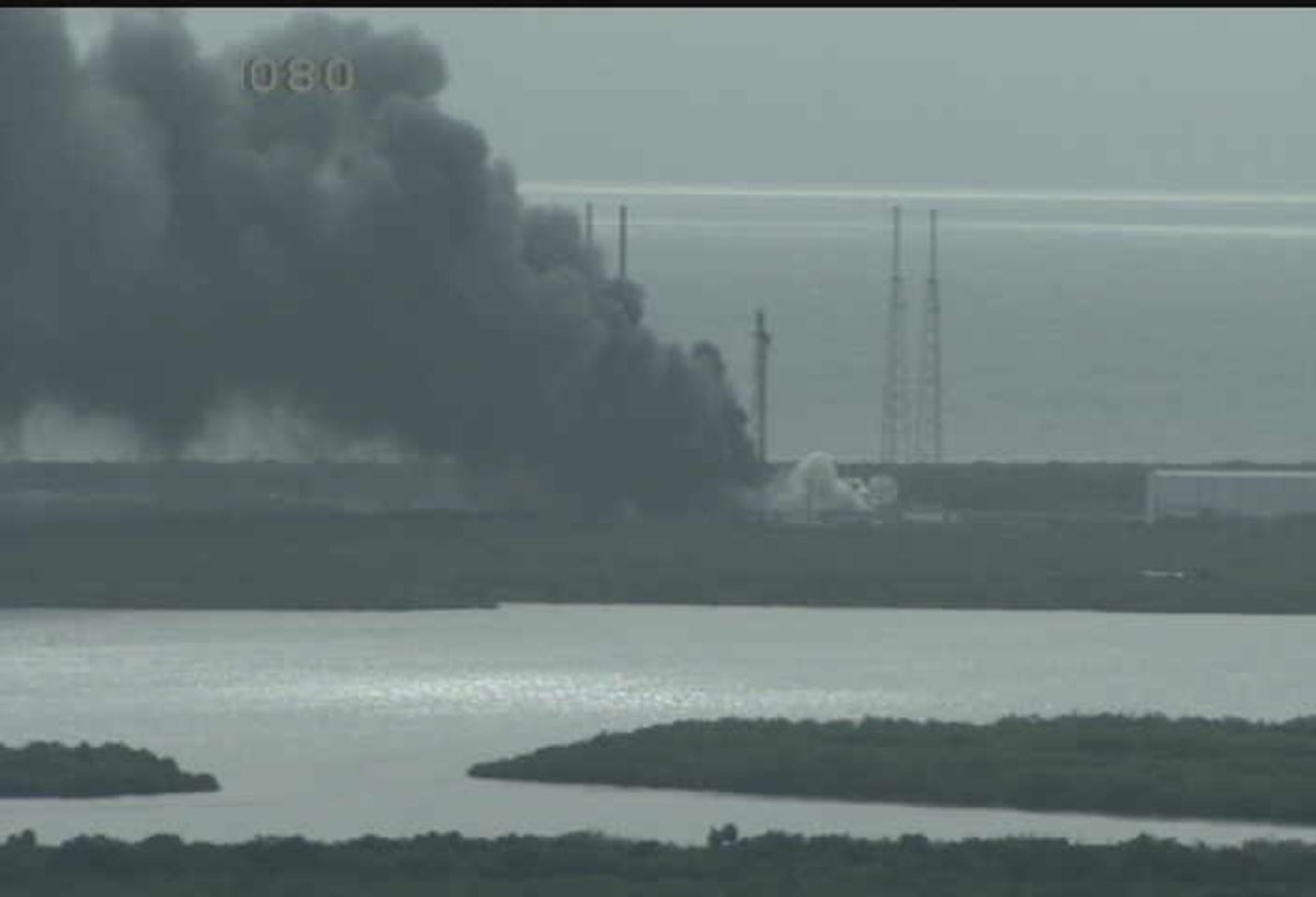 SpaceX Falcon 9 Rocket Explodes on Launch Pad in Florida [Video ...