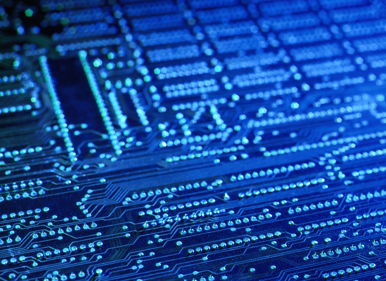 Superfast Computer Chip Transmits Data with Light | Scientific American