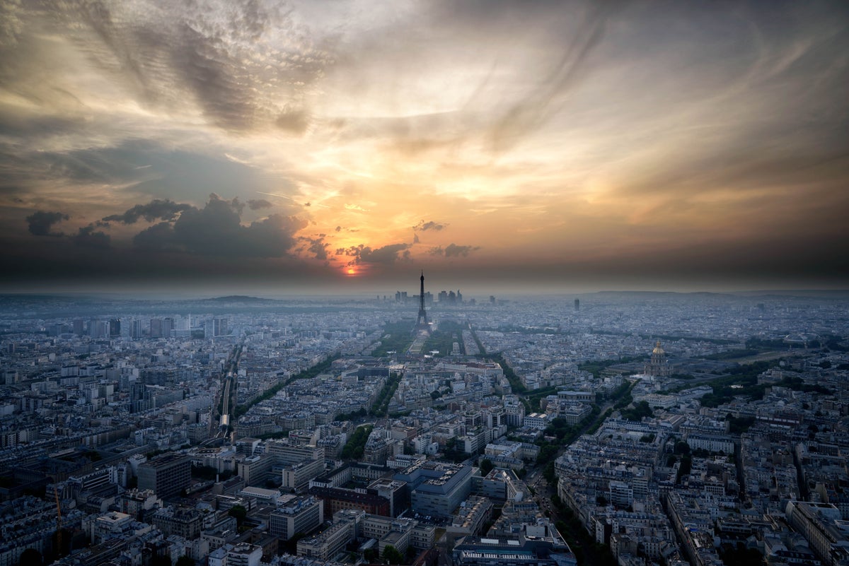 Paris Bans Vehicles Built before 1997 | Scientific American